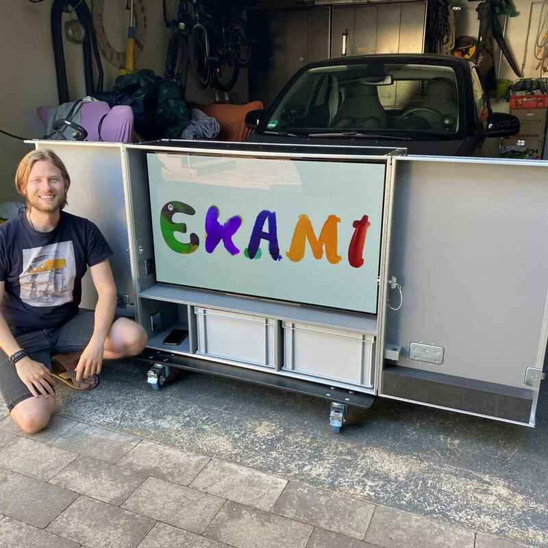 eKami Flightcase Media Center