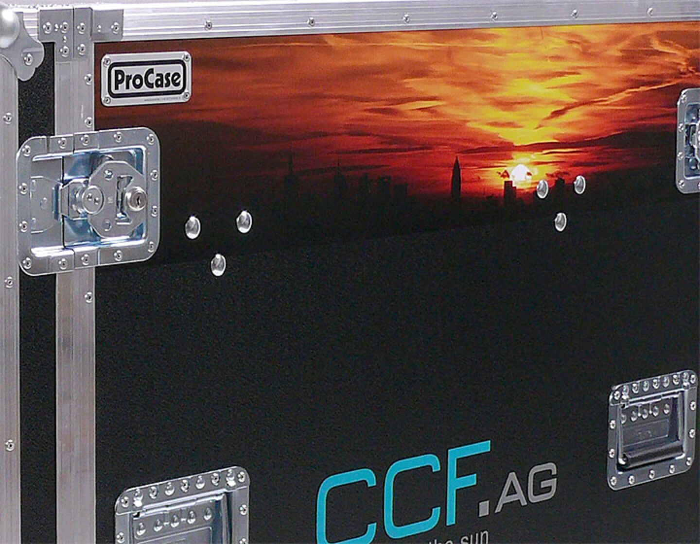 Flight case logo and lettering